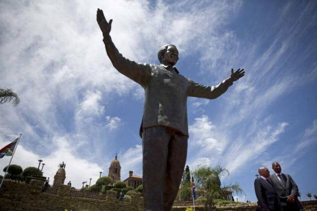 Jacob Zuma unveils giant Mandela statue - IndiaVision India News ...